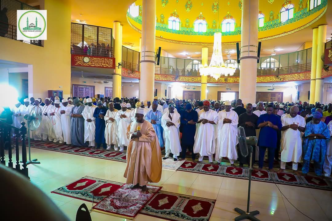PHOTOS: President Tinubu observes Jumat service at Lekki Central Mosque ...