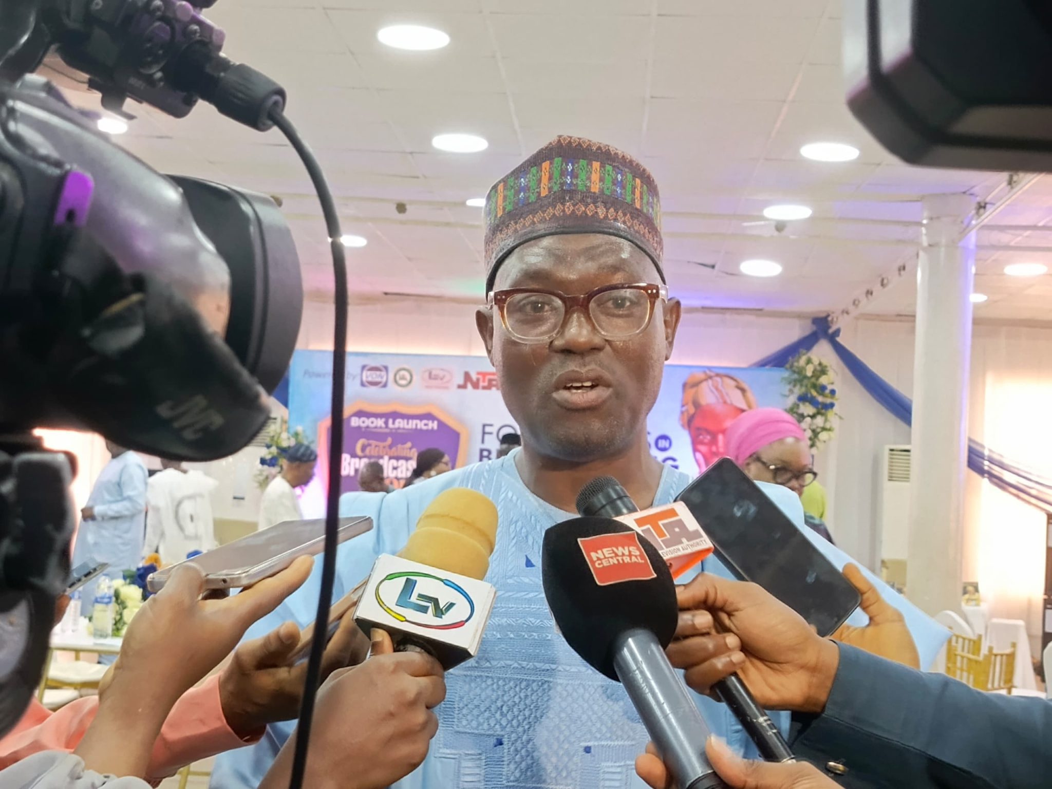 VON Deputy Director honours Taiwo Alimi with new book 'Footprints in ...